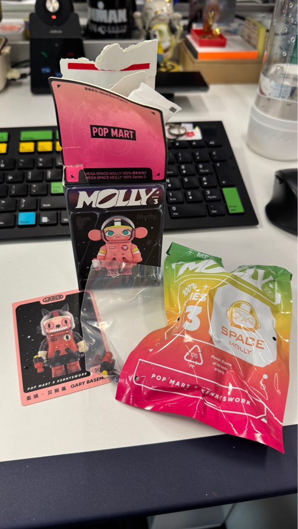 Popmart Molly Gary Baseman, 興趣及遊戲, 玩具 & 遊戲類 - Carousell