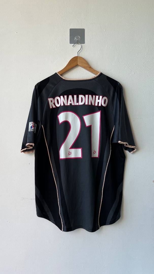 PSG 2001-02 Third Kit Ronaldinho #21 (Original) Vintage Jersey (L), Men's Fashion, Tops & Sets ...