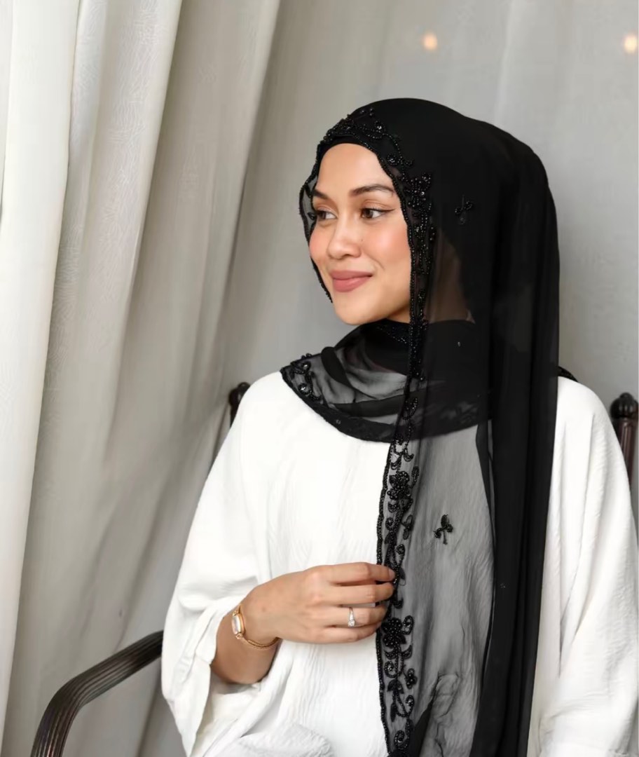 Sahara scaft, Women's Fashion, Muslimah Fashion, Hijabs on Carousell