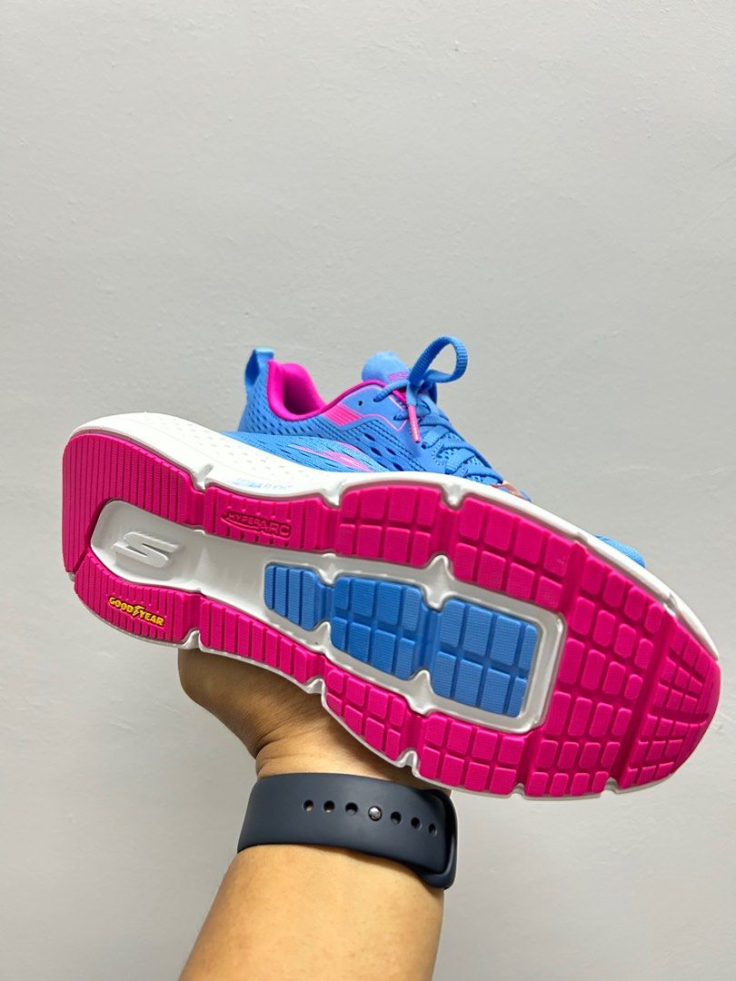 Skechers Go Run Arch Fit, Women's Fashion, Footwear, Sneakers on Carousell