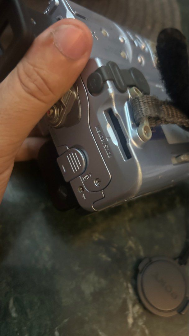 Sony DCR Pal PC9, Photography, Cameras on Carousell