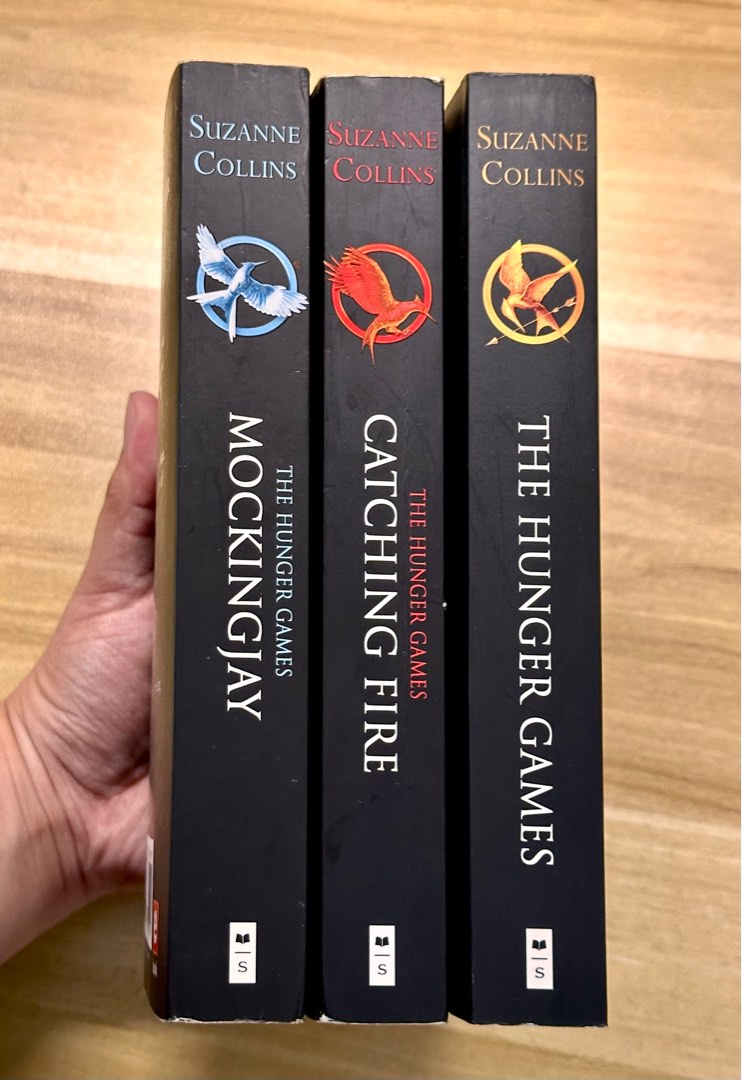 The Hunger Games Set, Hobbies & Toys, Books & Magazines, Fiction & Non ...