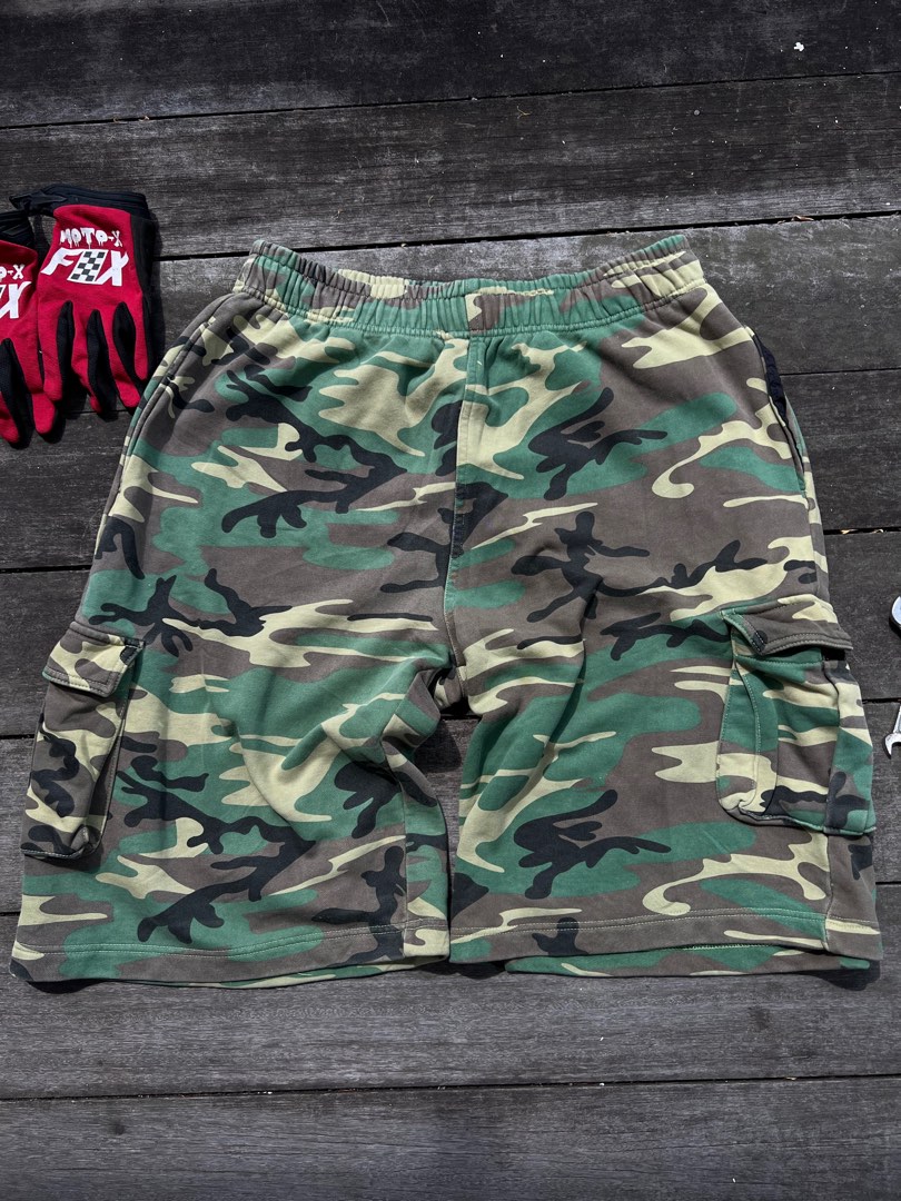 Unbrand army baggy cargo jorts, Men's Fashion, Bottoms, Joggers on ...