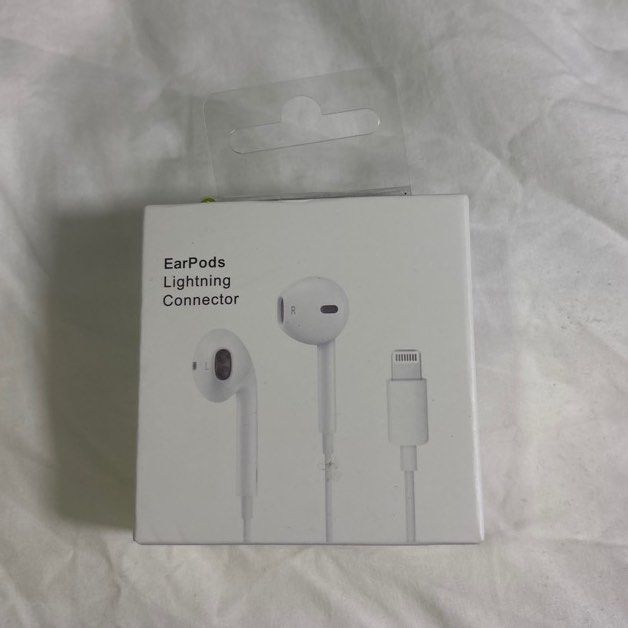 Wired Earpods Lightning Cable, Audio, Headphones & Headsets on Carousell