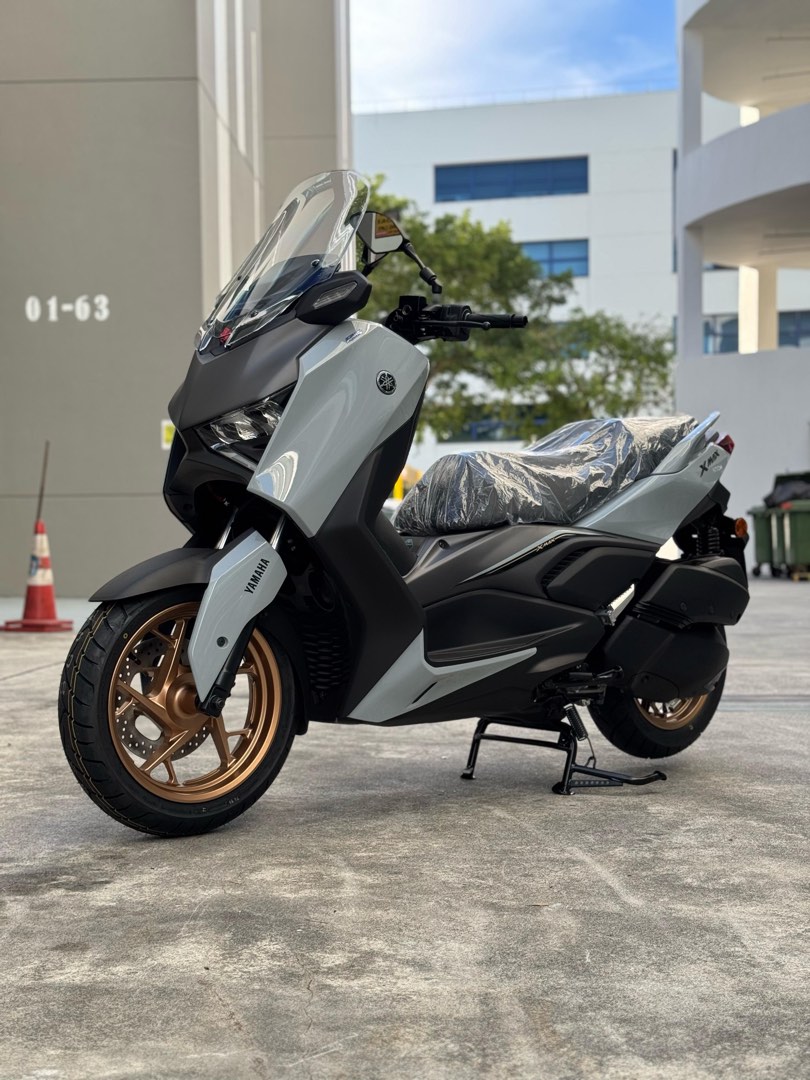 Yamaha xmax 300 2025 V3 techmax, Motorcycles, Motorcycle Rental on ...