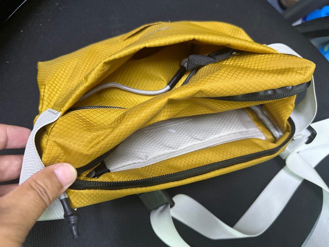 Bellroy Lite Sling Mini 4L, Men's Fashion, Bags, Sling Bags on Carousell