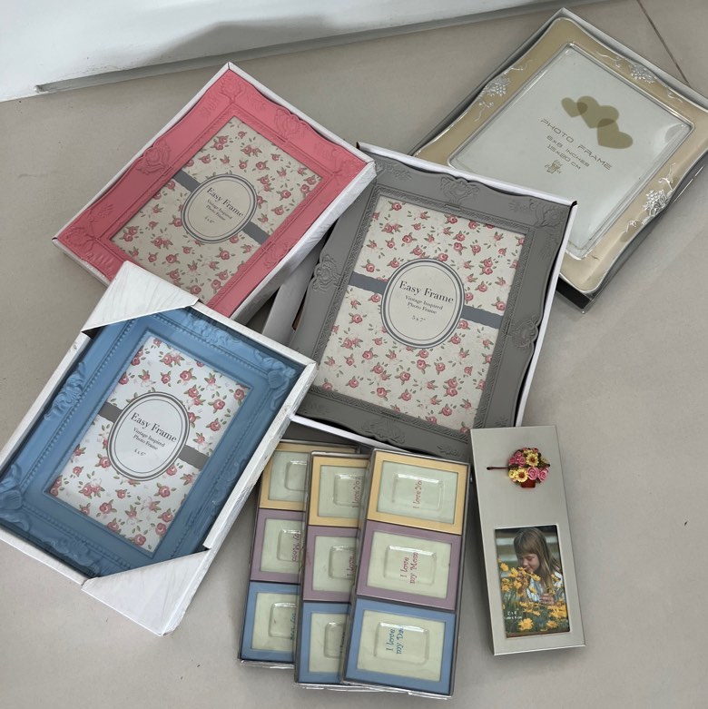 Brand New Photo Frame Designs of Vibtage and Home Decorative, Furniture ...