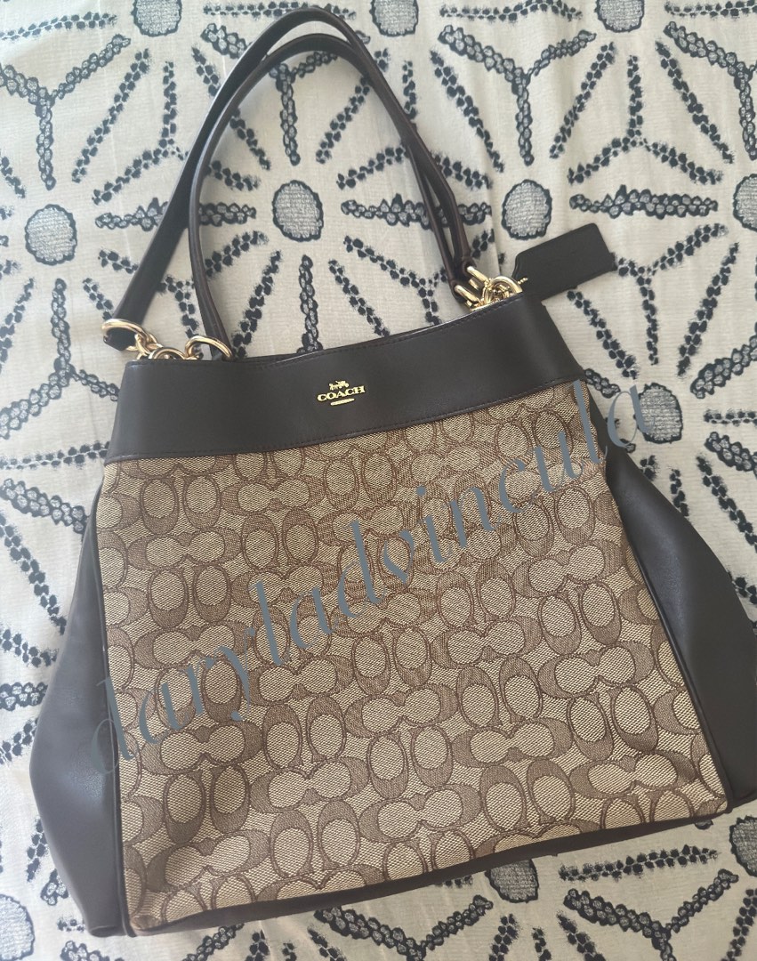 Coach Lexi Shoulder Bag (Authentic), Luxury, Bags & Wallets on Carousell