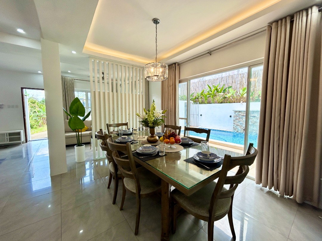 Country Style Villa w/ Heated Pool, Fully Furnished, Airbnb-ready ...