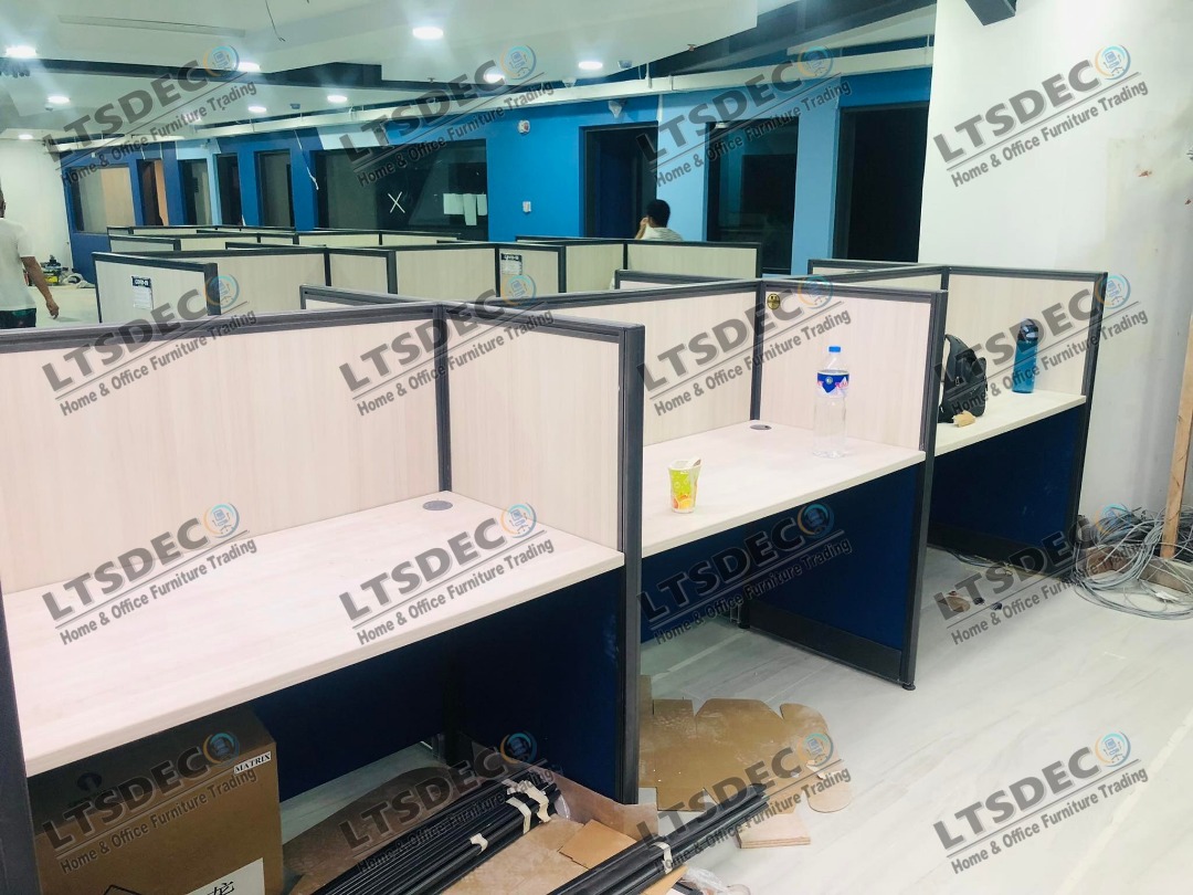 FACE TO FACE WORKSTATION CUBICLE / OFFICE PARTITION / OFFICE FURNITURE, Furniture & Home Living ...