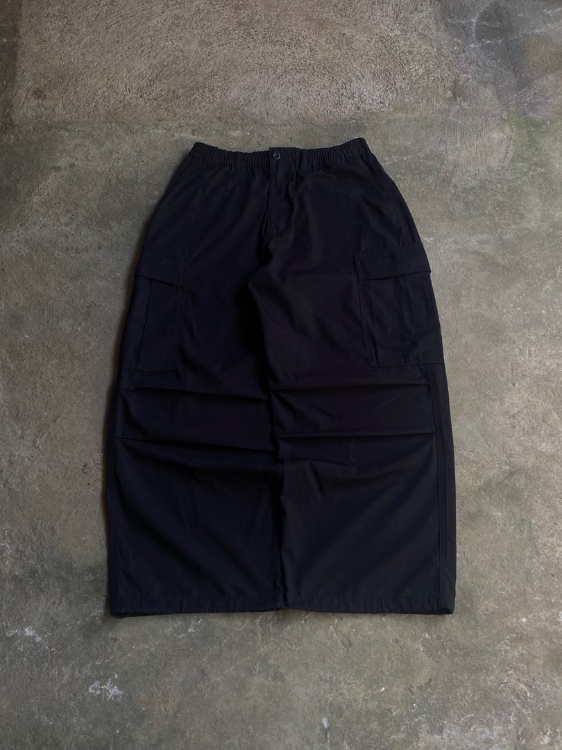 GU Ultra Wide Cargo Pants, Men's Fashion, Bottoms, Trousers on Carousell
