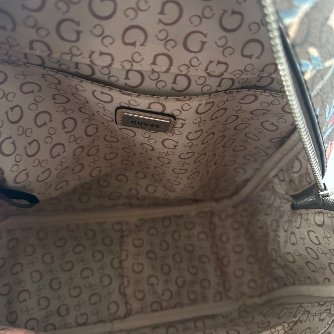Guess floral minj backpack (tags: brik qiszar saoi hijabistahub ...
