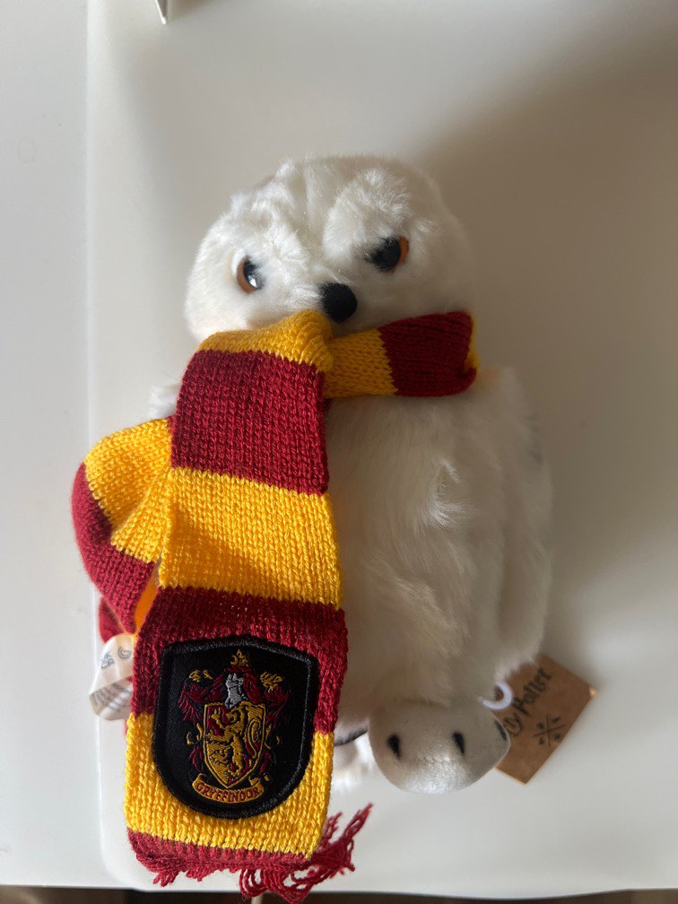 Hedwig Plush with Gryffindor Scarf, Hobbies & Toys, Memorabilia ...