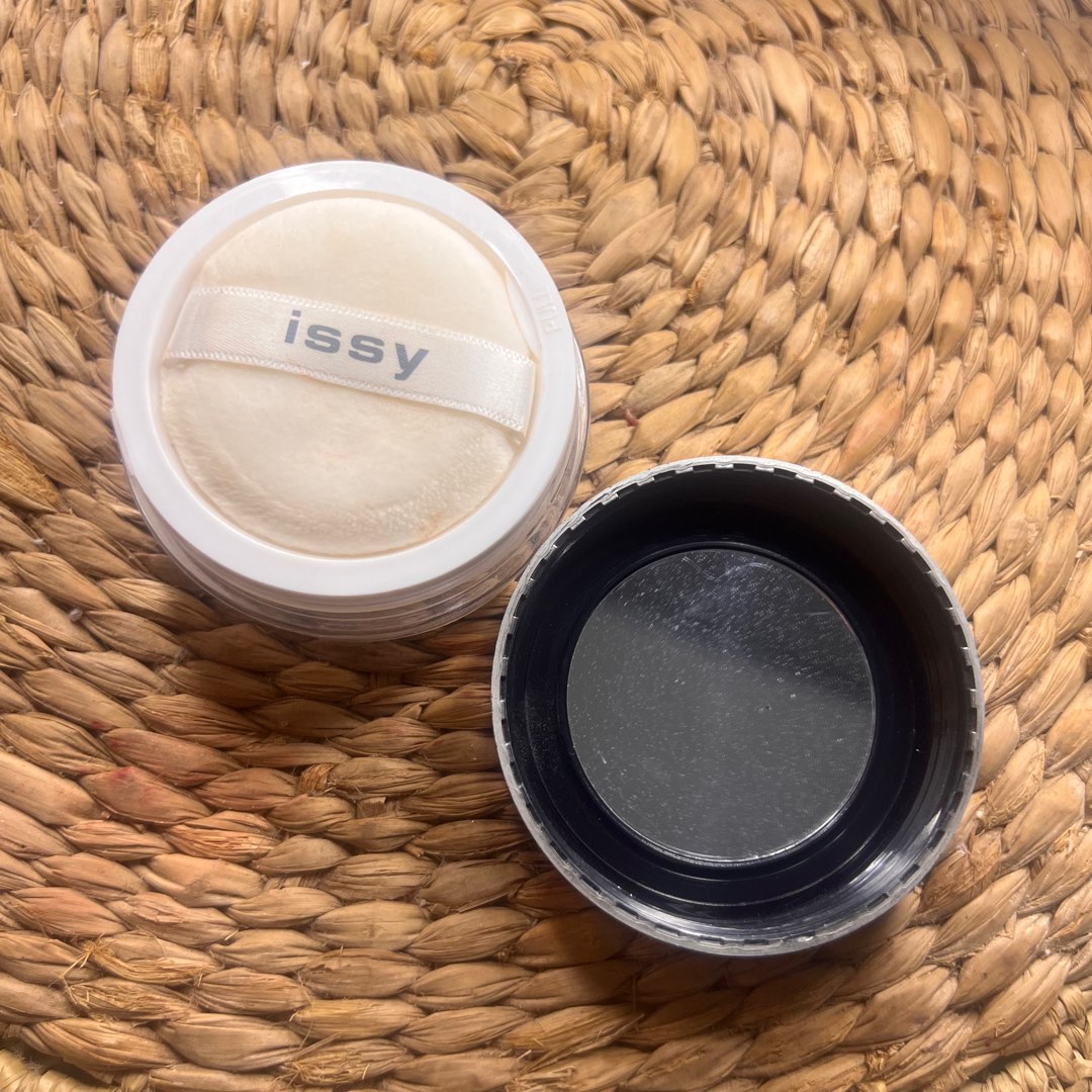 Issy and co loose powder (translucent shade), Beauty & Personal Care ...
