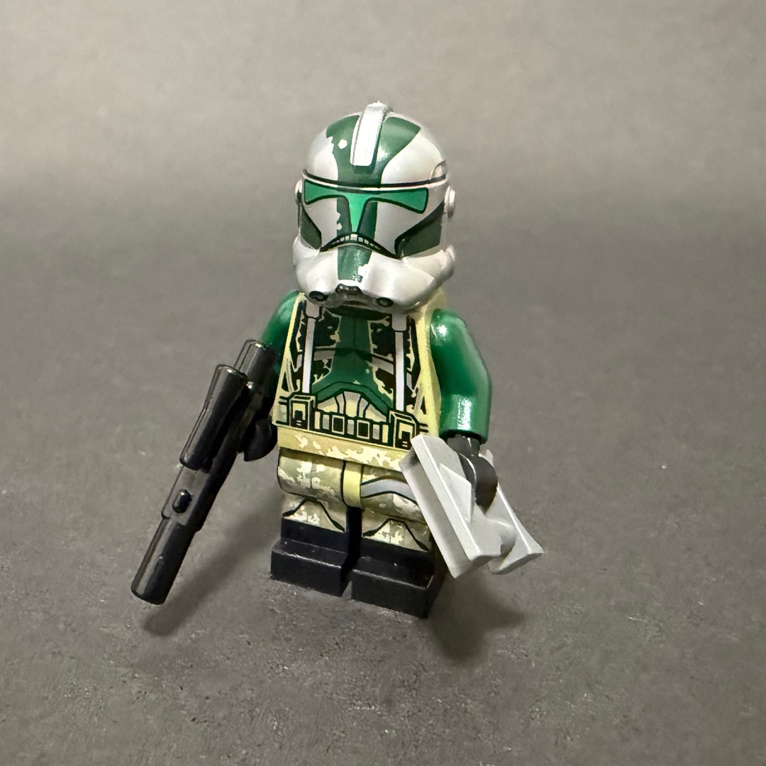 LEGO Star Wars Clone Commander Gree Minifigure, Hobbies & Toys, Toys ...