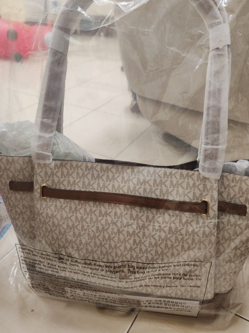 MK Reed Large Tote In Vanilla, Luxury, Bags & Wallets on Carousell