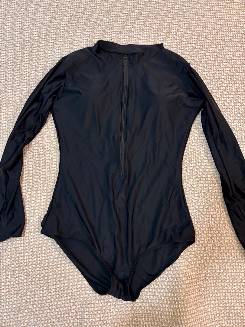 Plain Black One Piece RashGuard - L, Women's Fashion, Swimwear, Rash ...