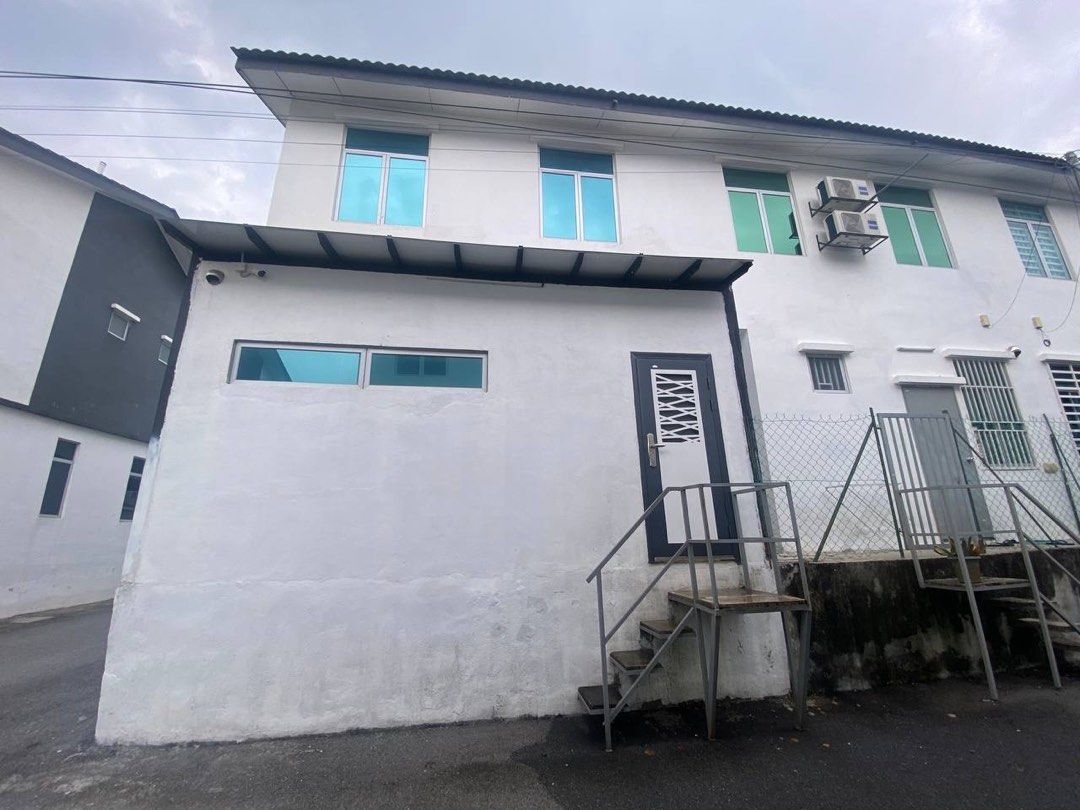 Renovated & Extended End Lot Taman Scientex Kundang Jaya, Property, For ...