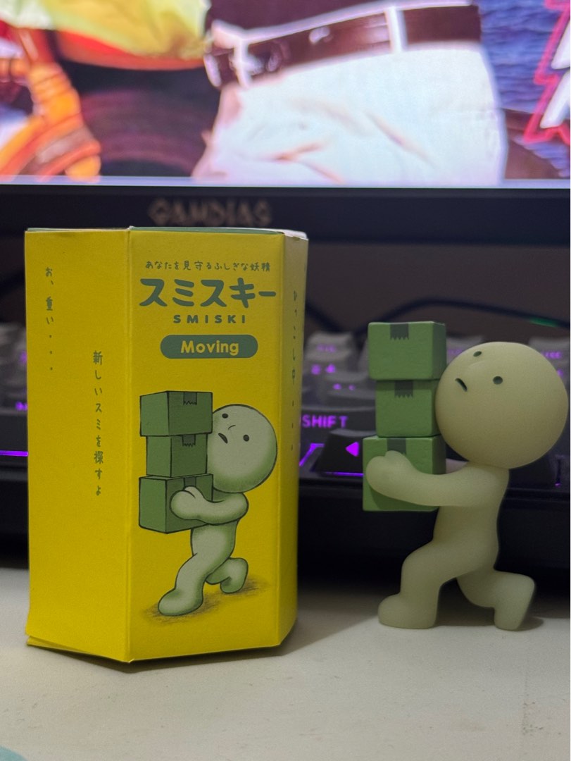 Smiski Moving: Balancing Boxes, Hobbies & Toys, Toys & Games on Carousell