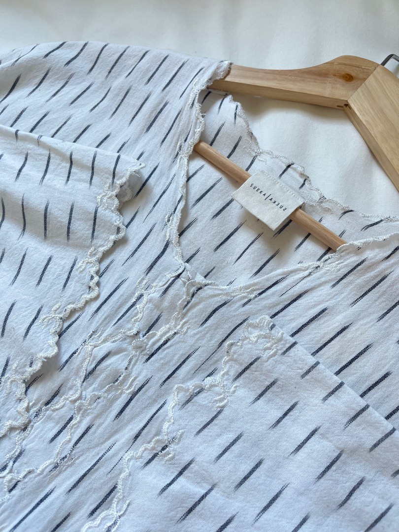 Sueka Sueka Oversized Kebaya Top in Tenun offwhite, Women's Fashion ...