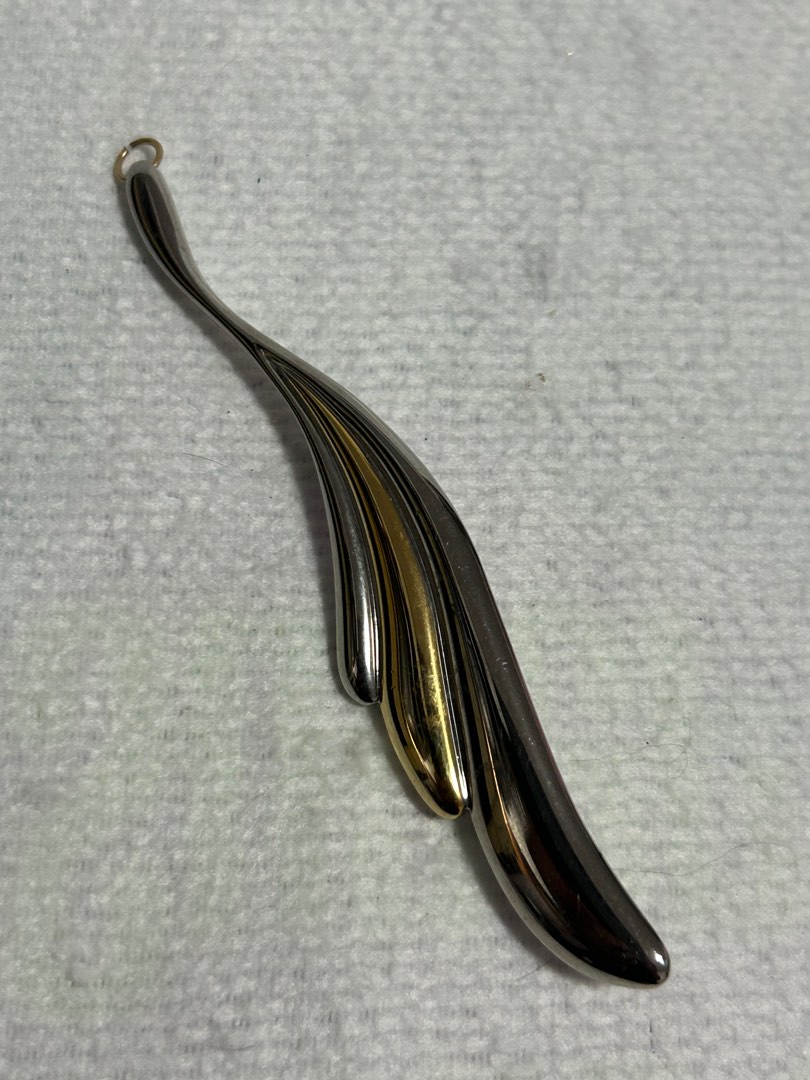 TAT Two-Tone Gold/Silver Wave Design Brooch/Pin, Women's Fashion ...