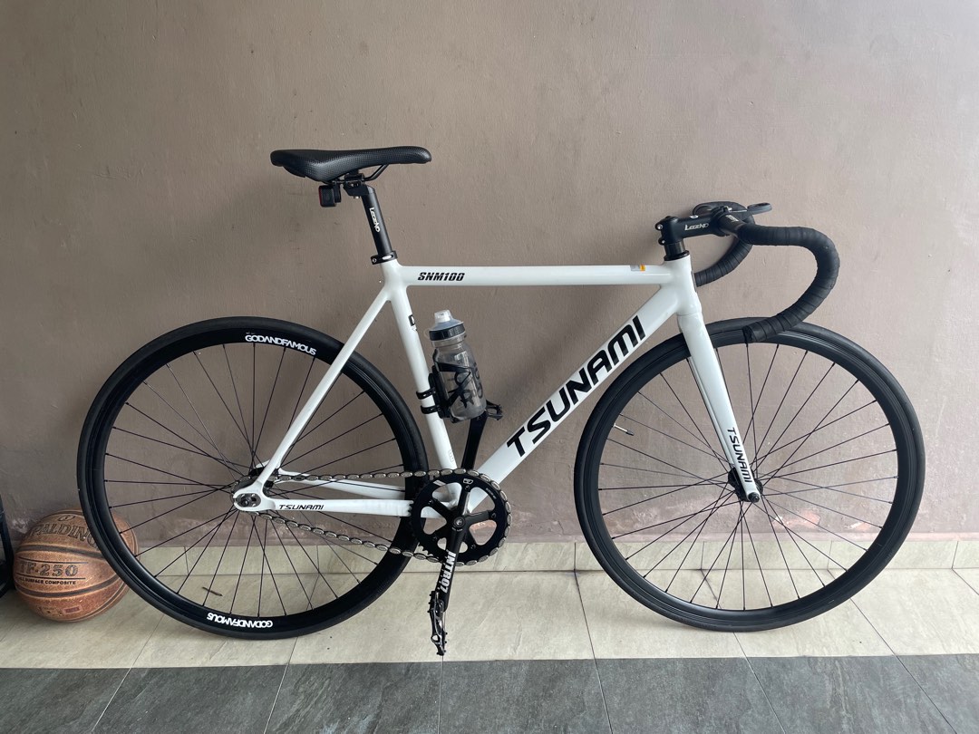 TSUNAMI FIXIE, Sports Equipment, Bicycles & Parts, Bicycles on Carousell
