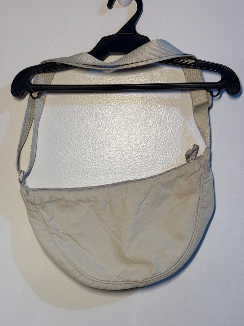 Uniqlo dumpling bag, Men's Fashion, Bags, Sling Bags on Carousell