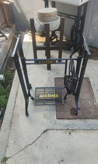 Vintage Shank basin with sewing machine leg, Hobbies & Toys ...