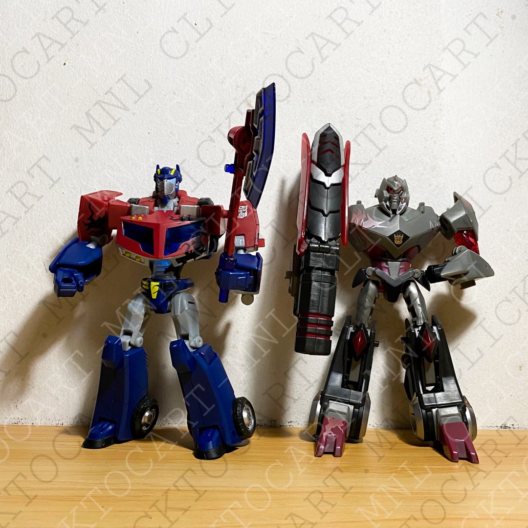 2007 Hasbro Transformers Animated The Battle Begins: Optimus Prime vs ...