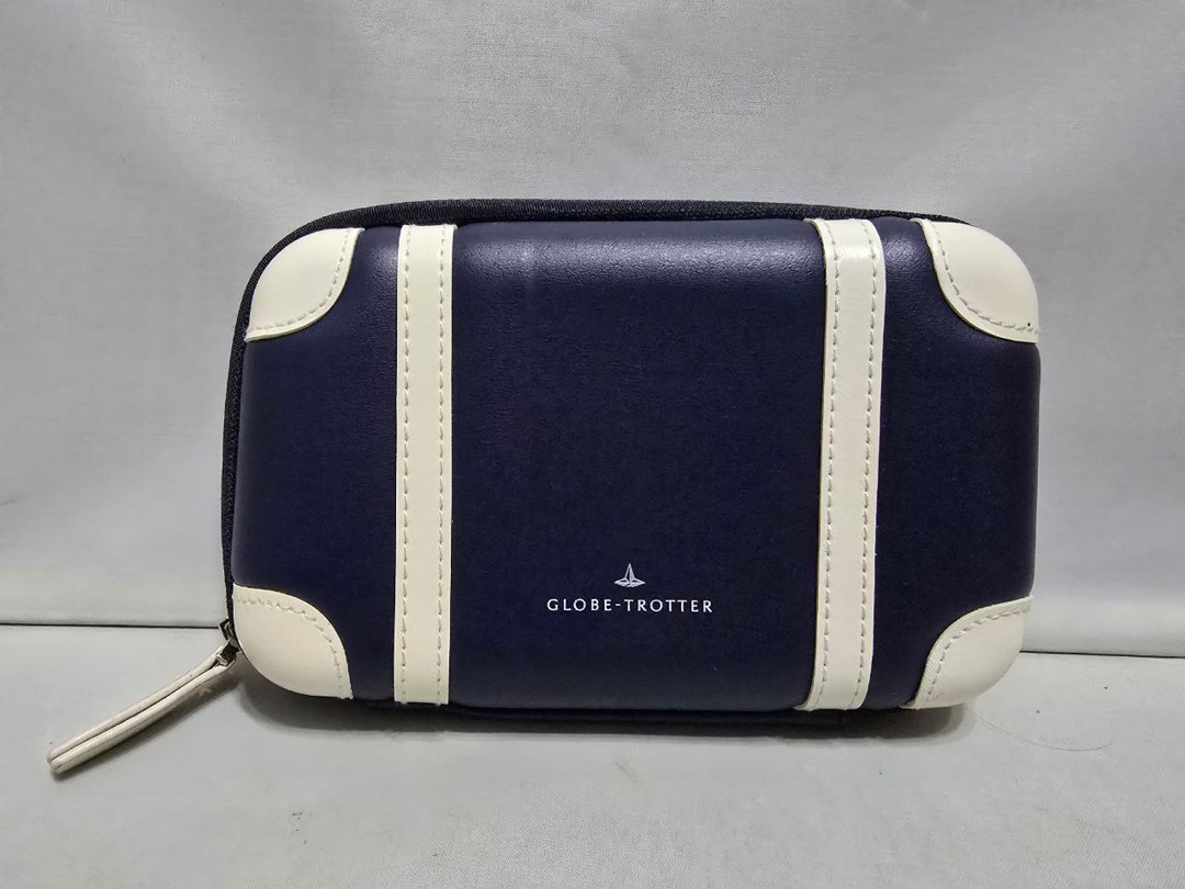 ANA Business class amenity set globe trotter, Women's Fashion, Bags ...