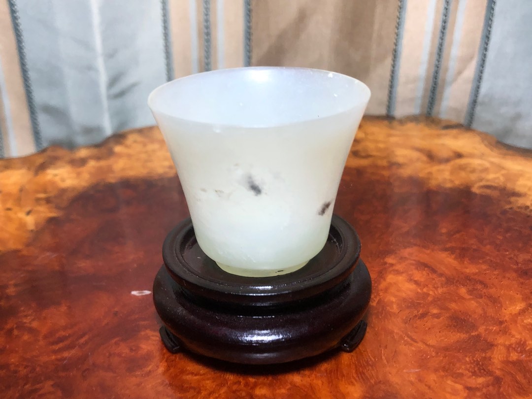 Antique Tiny Jade/Bowenite Cup on Stand, Hobbies & Toys, Memorabilia ...