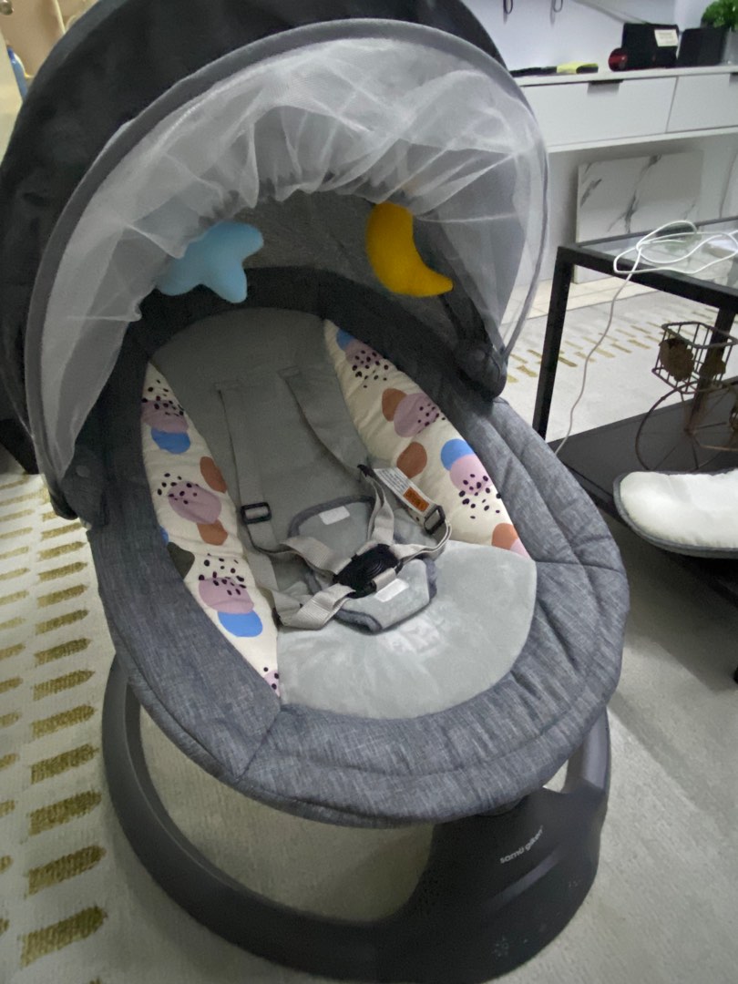 Automatic Baby Swing with music, Babies & Kids, Baby Monitors on Carousell