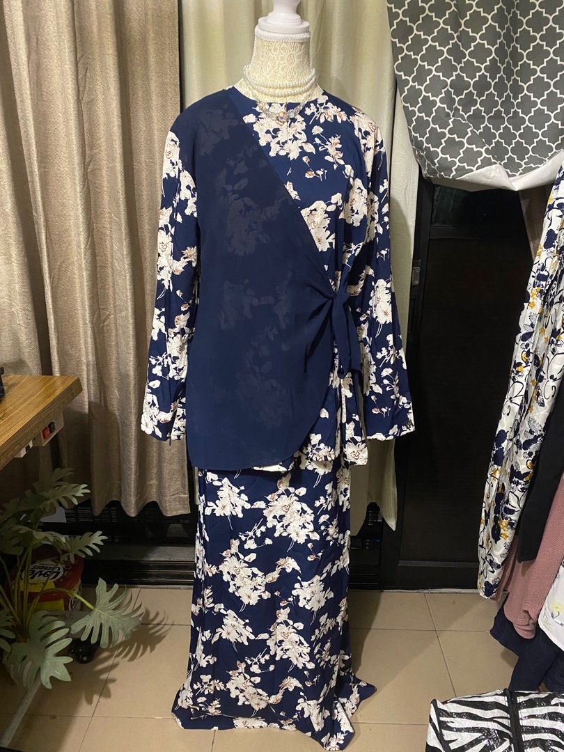 Bella Ammara Baju Kurung (XL- Navy Blue), Women's Fashion, Muslimah Fashion, Baju Kurung & sets ...