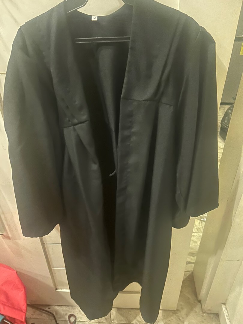 Black graduation toga, Women's Fashion, Coats, Jackets and Outerwear on ...