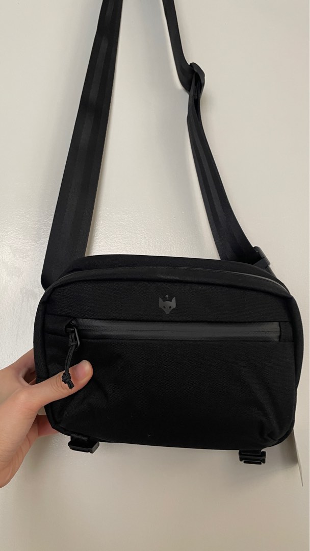 Clever Supply Co. Sidekick Pro camera sling bag (black), Men's Fashion ...