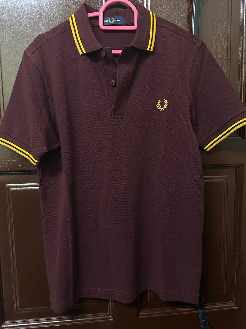 Fred Perry Maroon Collar T (tak pernah pakai, masih ada tag harga ...