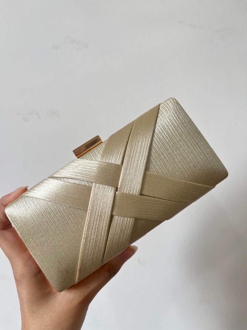 Golden dinner clutch, Women's Fashion, Bags & Wallets, Clutches on ...