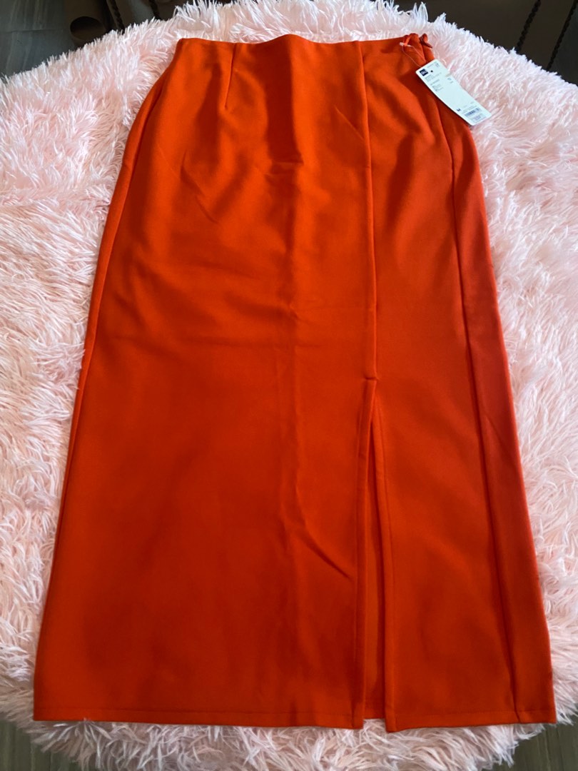 GU cut and sew narrow midi skirts, Women's Fashion, Bottoms, Skirts on ...