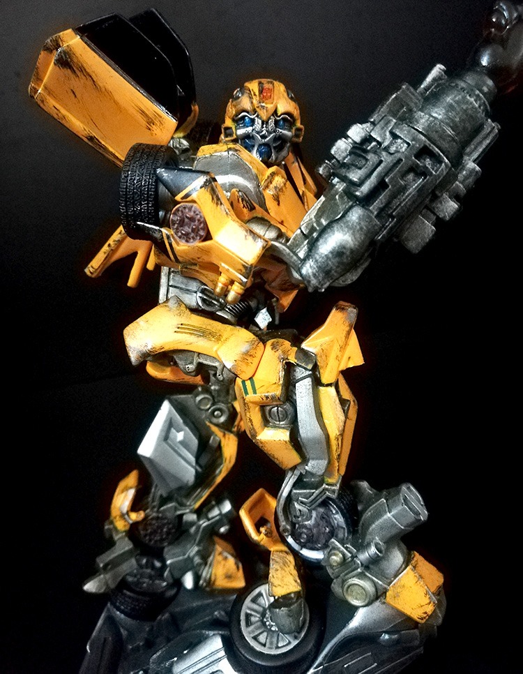 Hasbro: Transformers: Unleashed BUMBLEBEE Battle-Damaged Customized ...