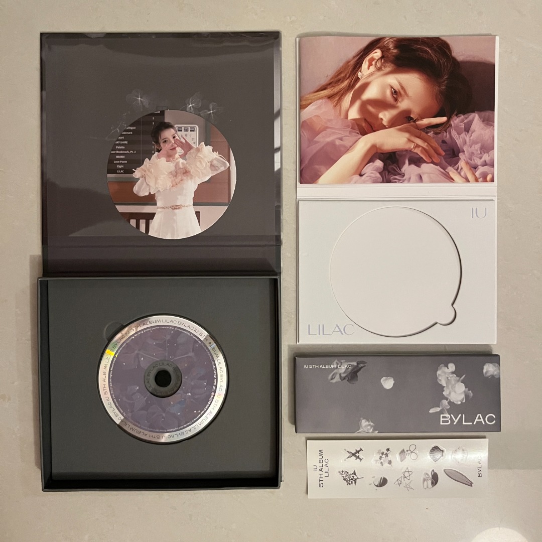 IU LILAC (BYLACver) Album, Musik & Media, CD, DVD & Lainnya di Carousell