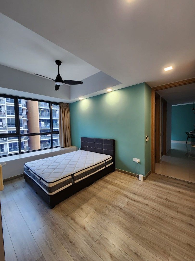 Condo Master Bedroom with Ensuite Bath room for Rent Opposite Pasir Ris ...