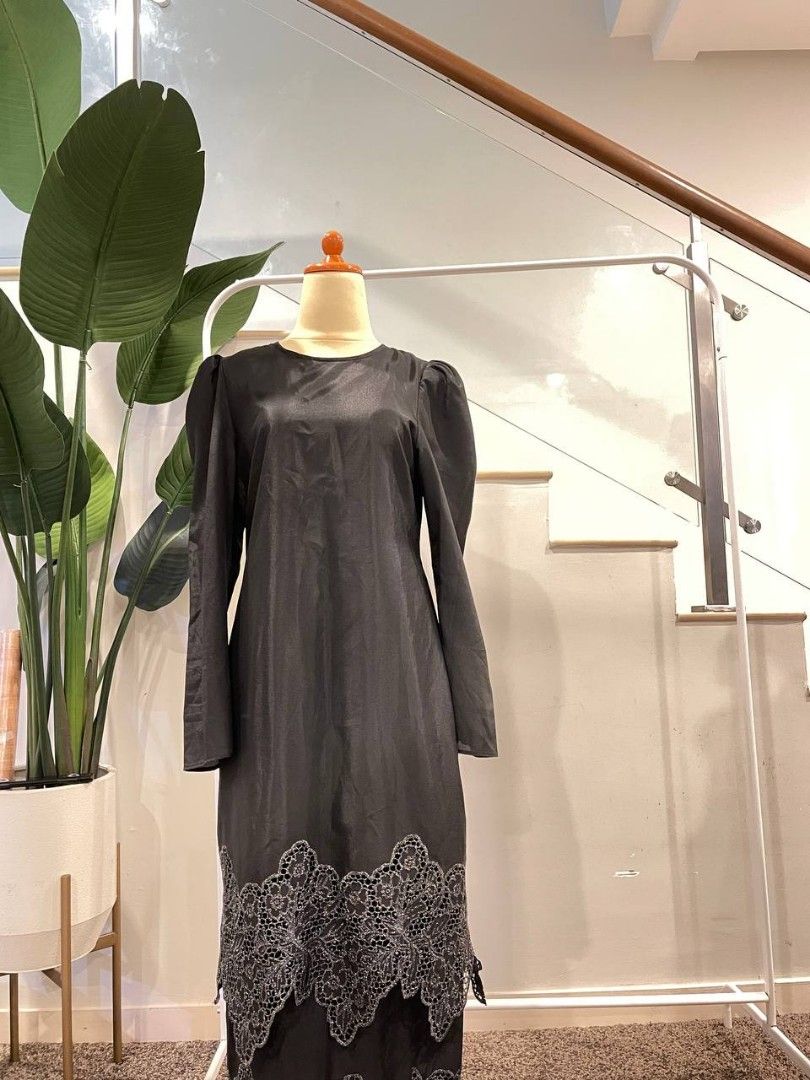 Larney baju kurung raya, Women's Fashion, Muslimah Fashion, Baju Kurung ...