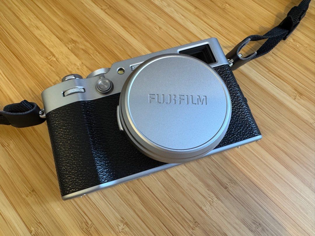 Like new Fujifilm X100VI Silver (shutter count 300+) at RRP ...