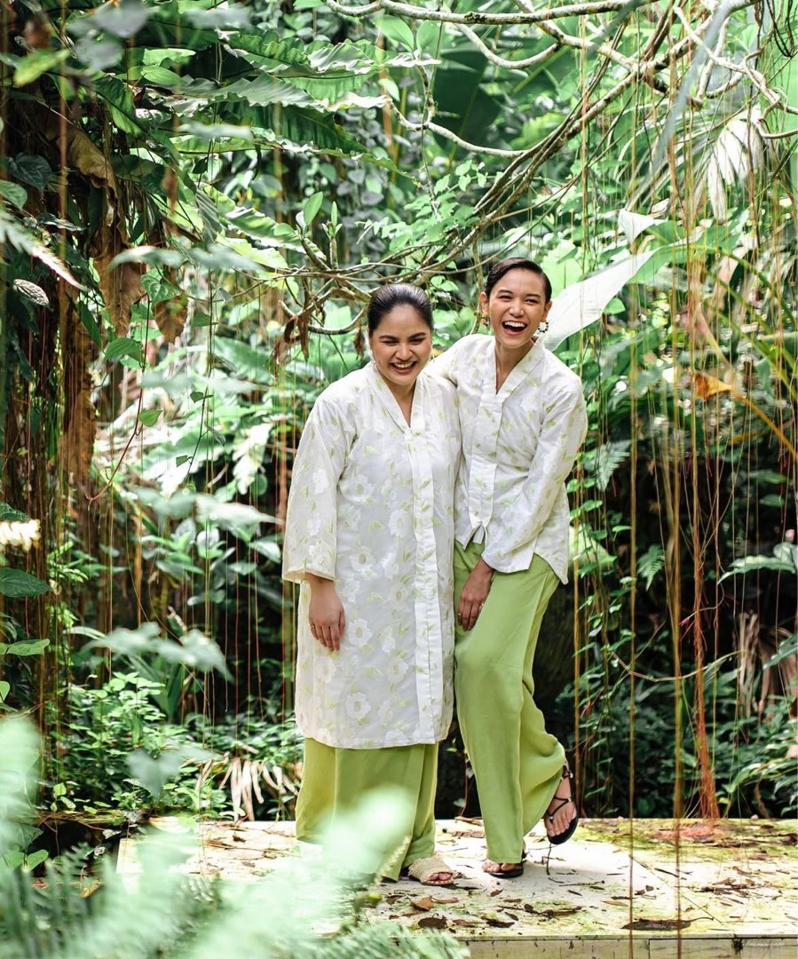 Matakh.my Embun White Green Loose Kebaya, Women's Fashion, Muslimah ...