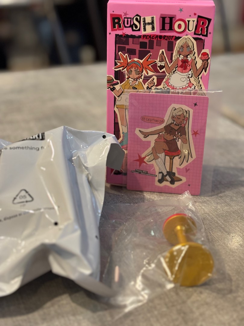 Peach riot poppy receptionist, Hobbies & Toys, Toys & Games on Carousell