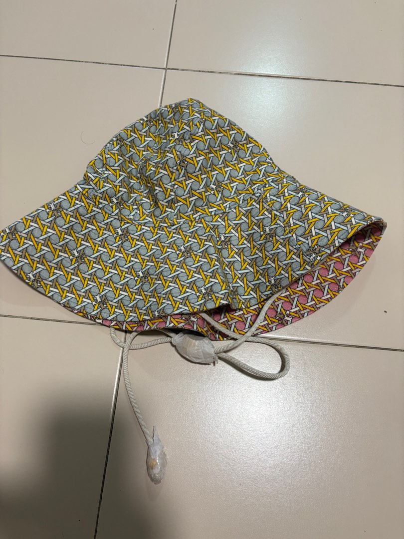 Tory burch sun hat reversible BRAND NEW, Women's Fashion, Watches ...