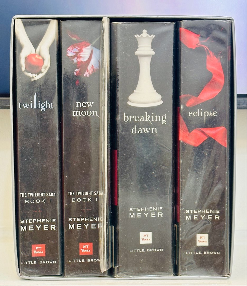 Twilight box set PB original print, Hobbies & Toys, Books & Magazines ...