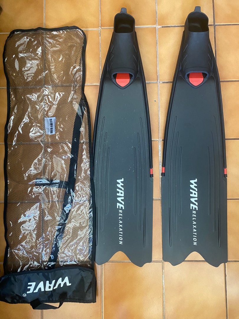 Wave fins, Sports Equipment, Sports & Games, Water Sports on Carousell