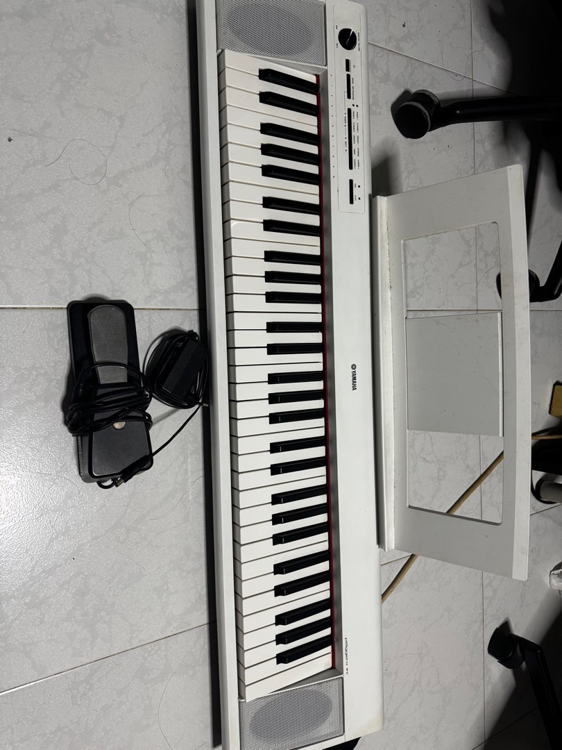 Yamaha Piaggero NP-12 (61-key), Hobbies & Toys, Music & Media, Musical ...