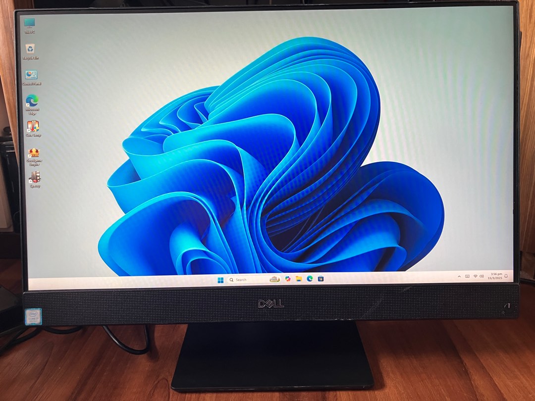 Dell 24 inch AIO touchscreen Desktop, Computers & Tech, Desktops on ...